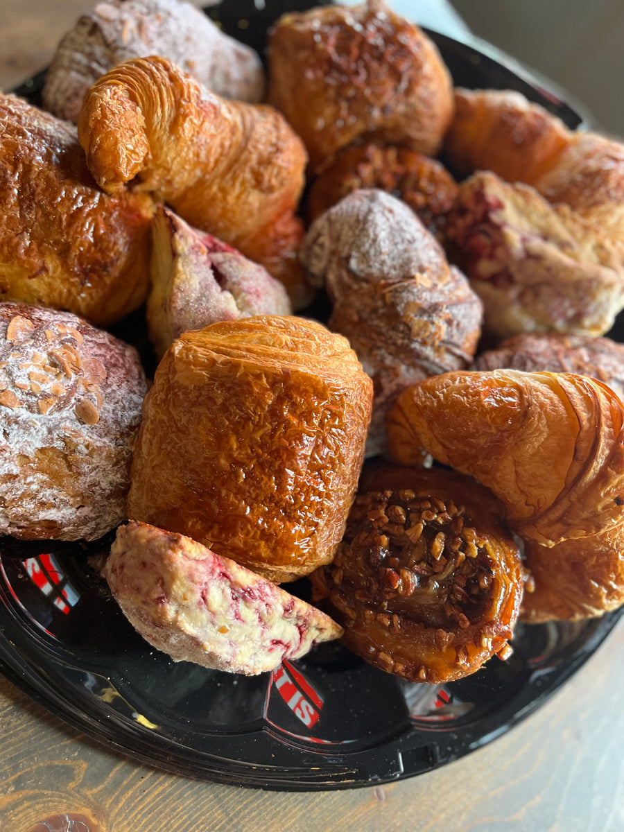 Mixed Morning pastry platter (15 pieces) – Art Is In Bakery